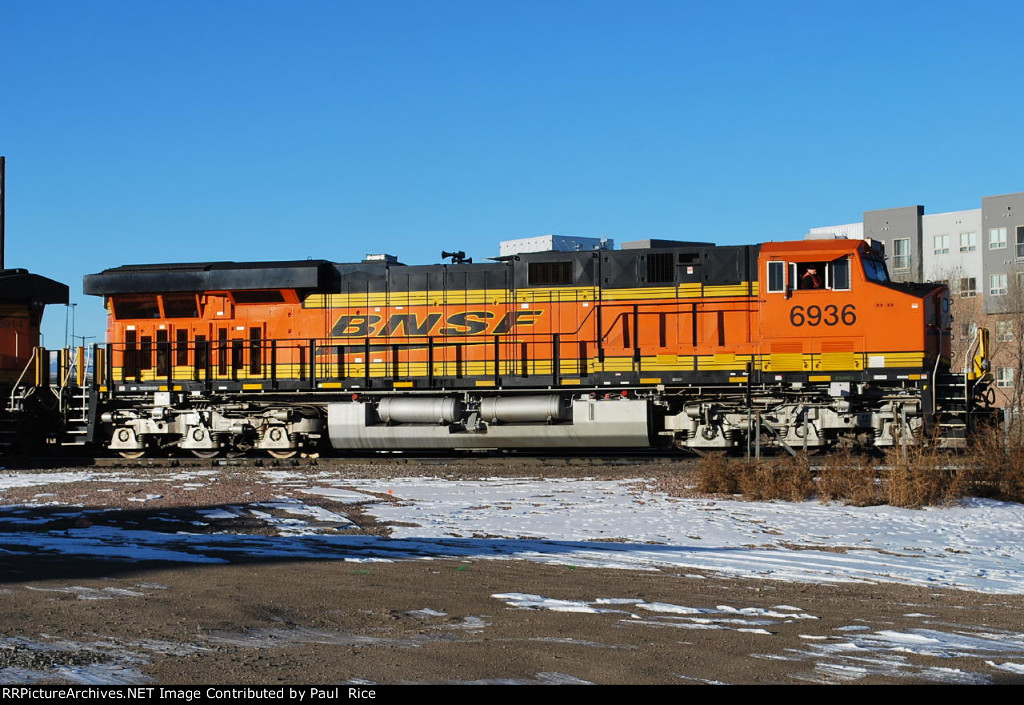BNSF 6936